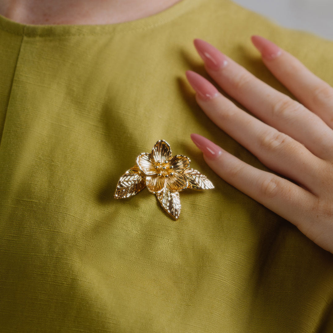 LILIA GOLD PIN – Butrich Worldwide